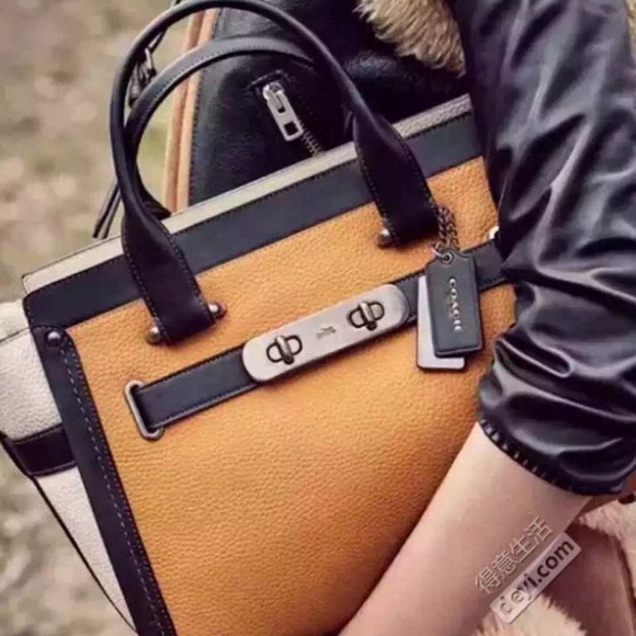 Coach | Bags | Coach Brand New 36995 Coach Swagger With Chain In Pebble ...